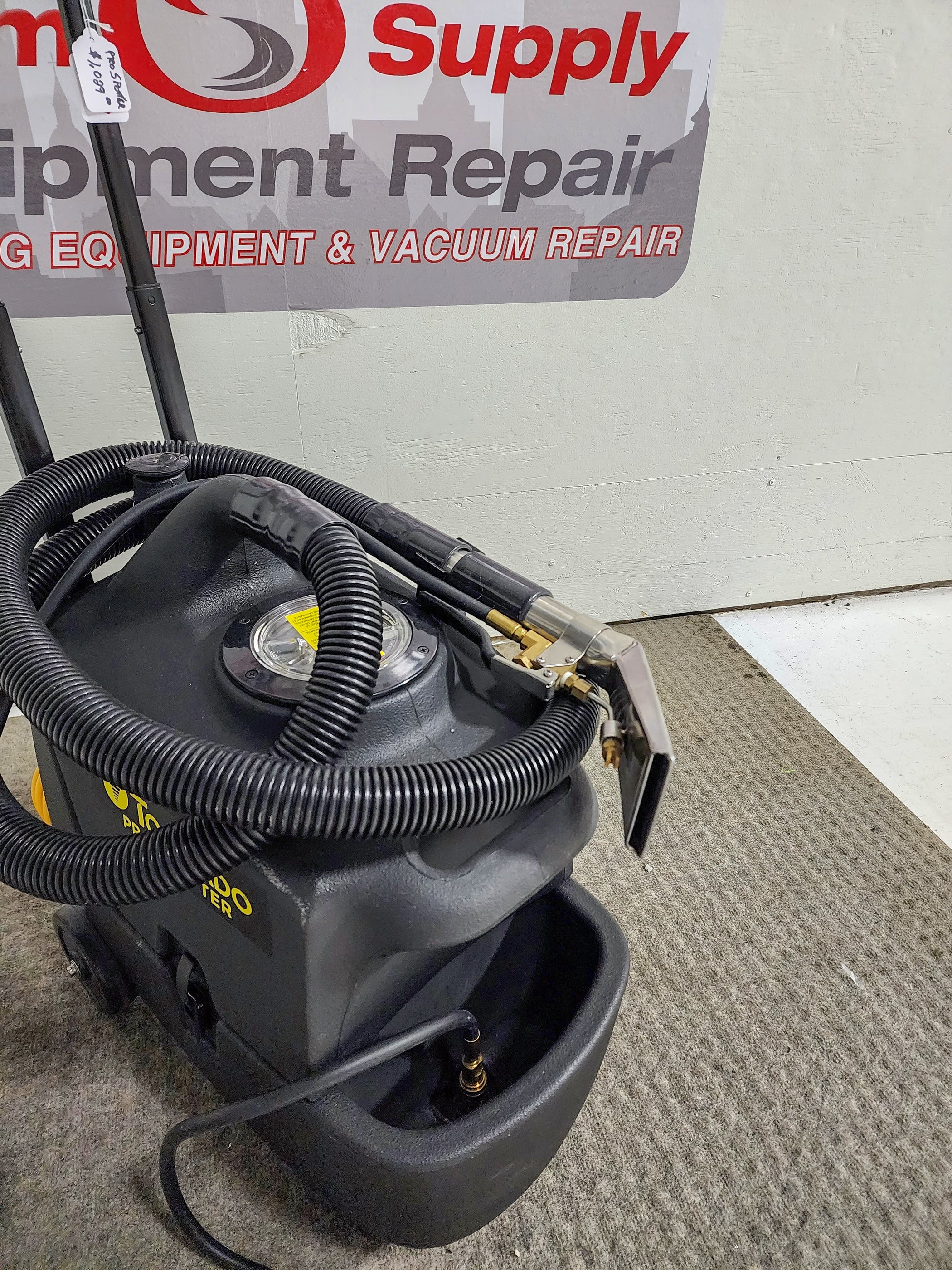 Showroom Demo Model - Tornado - Pro Spotter Deluxe - Carpet Extractor ...